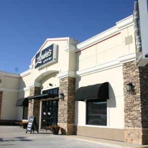 Louie's Grill & Bar | TravelOK.com - Oklahoma's Official Travel ...