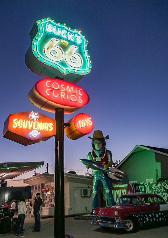 Neon Signs on Route 66 | TravelOK.com - Oklahoma's Official Travel ...