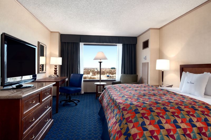 Doubletree Hotel at Warren Place | TravelOK.com - Oklahoma's Official ...